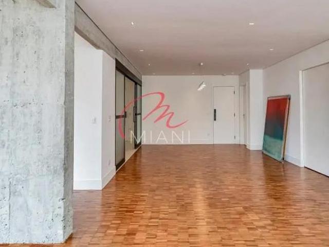 Apartamento à venda na Cerqueira César com 213m², 3 quartos, 3 suítes e 2 vagas de garagem Próximo