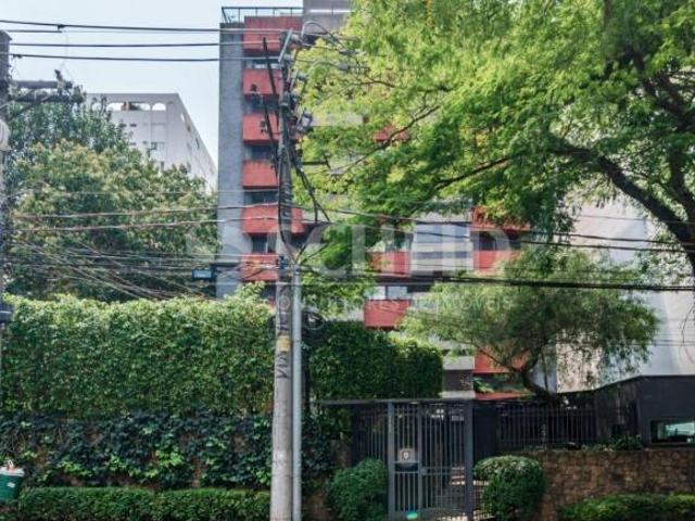 Apartamento á Venda na Cerqueira César com 83m², 3 quartos sendo 1 suíte, 2 vagas