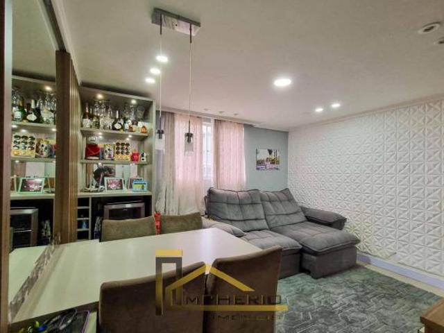 Apartamento à venda na Cidade Industrial de Curitiba PR: 2 quartos, 1 sala, 1 banheiro, 1 vaga de ga