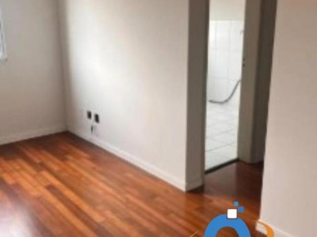 Apartamento à venda na Costeira, Araucária PR! 1 quarto, 1 banheiro, vaga de garagem e 42m² de área