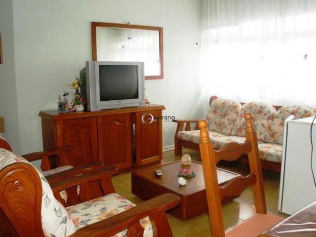 Apartamento à venda na Enseada, 3 quartos sendo 1 suíte, 3 banhei