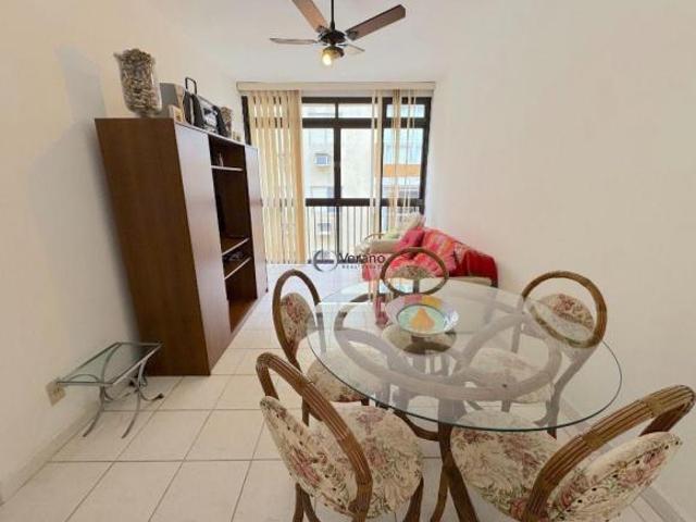 Apartamento a venda na Enseada com 2 quartos, piscina, próximo da p