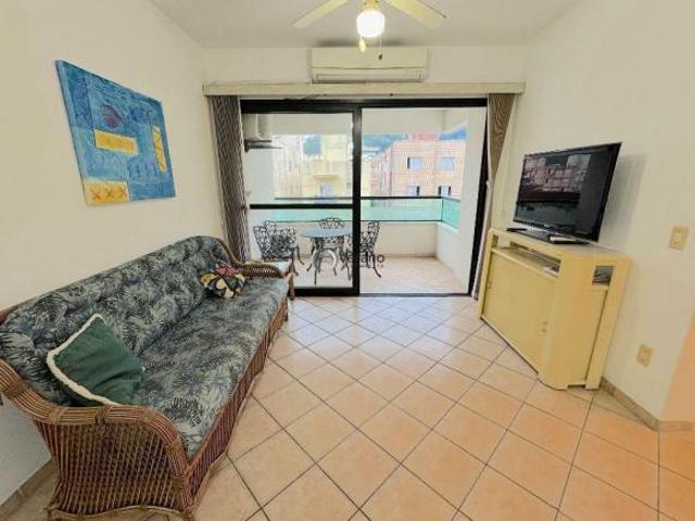 Apartamento à venda na Enseada, Guarujá Com Piscina e Mobiliado