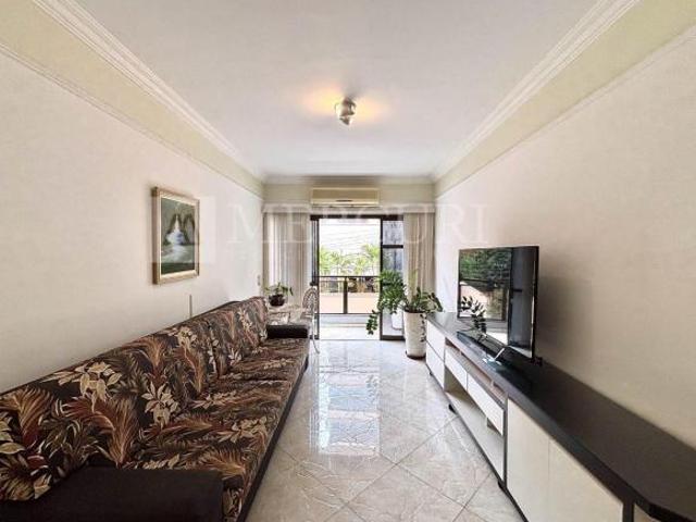 Apartamento à venda na enseada em Guarujá