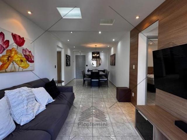 Apartamento à venda na Guilhermina, Praia Grande SP à um quadra da praia, 3 quartos, 1 suíte, sala 2