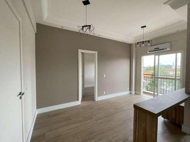 Apartamento à venda na Granja Viana