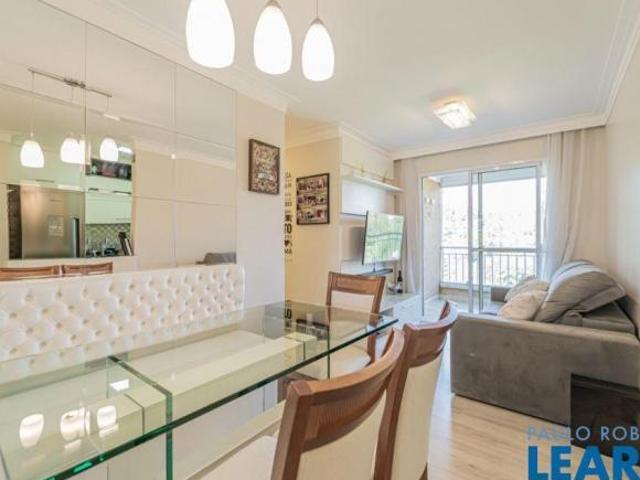 Apartamento à venda na Granja Viana