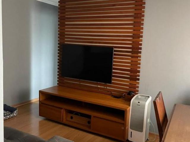 Apartamento à Venda na Granja Viana, com 45 M2, semi mobiliado, possui 2 Dormitórios e 1 vaga de gar