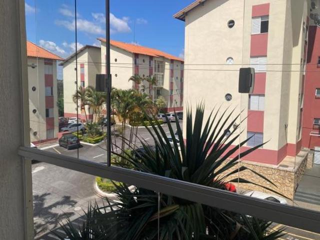 Apartamento à venda na Granja Viana II