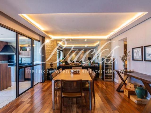 Apartamento a venda na Granja Julieta com 4 dormitórios e 4 vagas