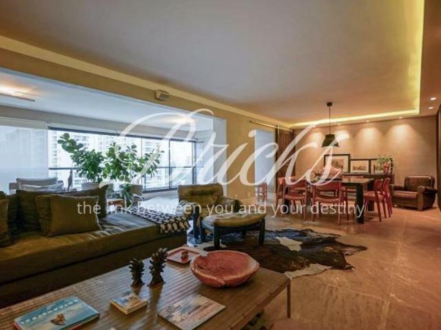 Apartamento a venda na Granja Julieta com 4 dormitórios e 4 vagas