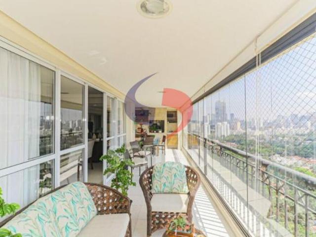 Apartamento a venda na Granja Julieta com 4 quartos 220 mts