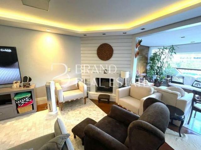 Apartamento a venda na Granja Julieta com 3 suítes e 3 vagas