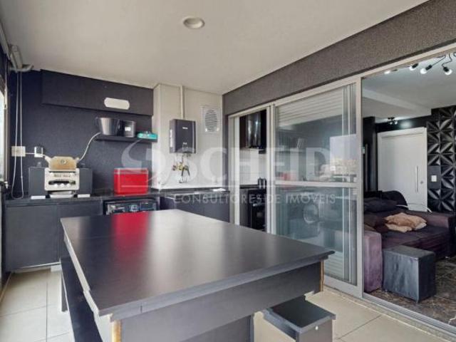 Apartamento á Venda na Lapa com 69m², 2 quartos sendo 1 suíte, 1 vaga