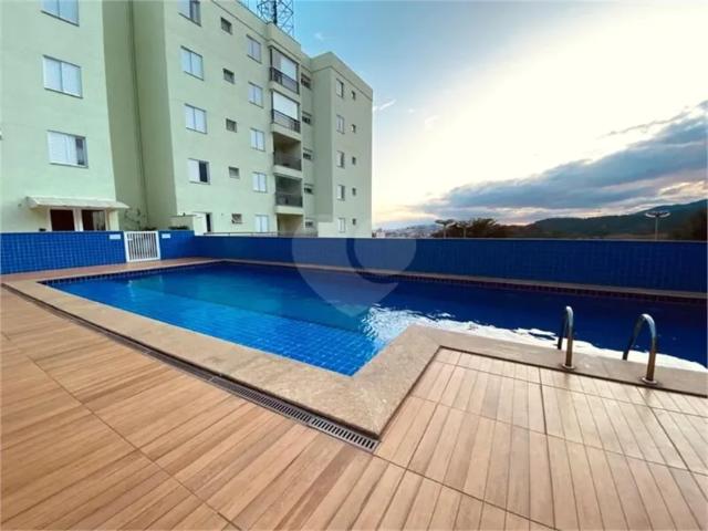 Apartamento à venda, na Pedra Branca, todo reformado, com 65m², 2 quartos, 2 vagas, e lazer
