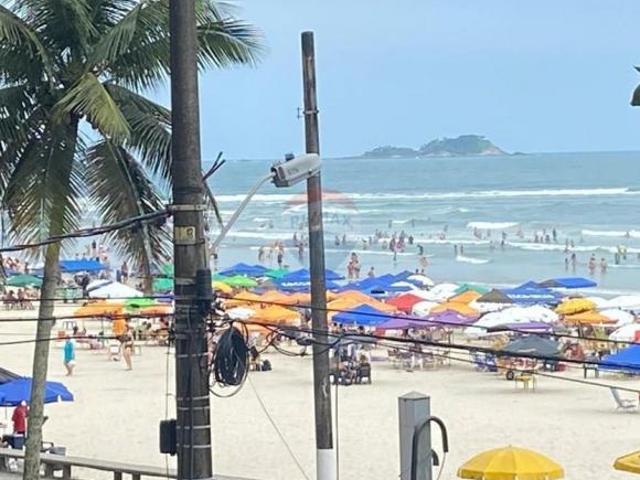 Apartamento á venda na Pitangueiras frente mar Localização privilegiada