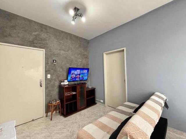 Apartamento à venda, na Pitangueiras, no Guarujá I Qvista inteligência imobil.