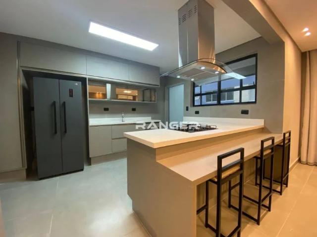 Apartamento à venda na Ponta da Praia com 3 suites e mobiliado
