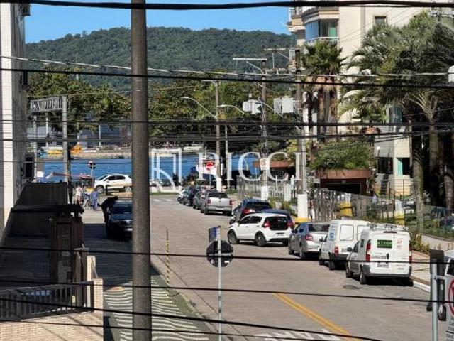 Apartamento à venda na Ponta da Praia Santos