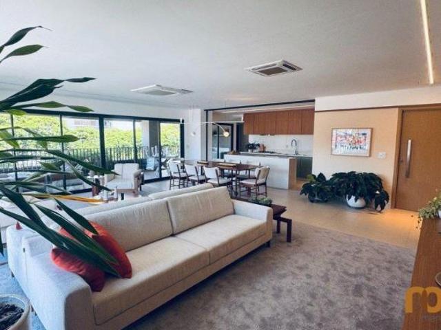 Apartamento á venda na Praça da T23 com 4 suítes