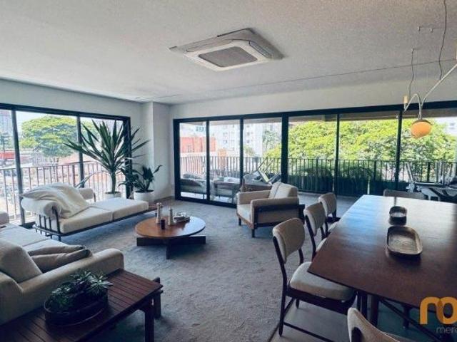 Apartamento á venda na Praça da T23 com 4 suítes