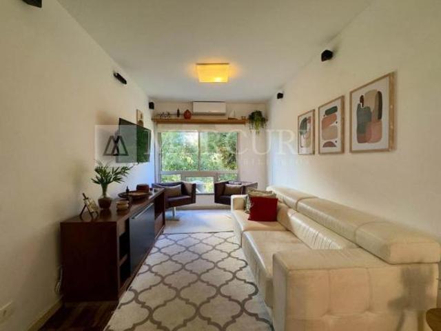 Apartamento à venda na Praia da Astúrias em Guarujá