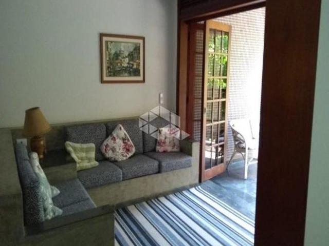 Apartamento a venda na Praia da Enseada 2Quartos e 1 Vaga de Garagem!