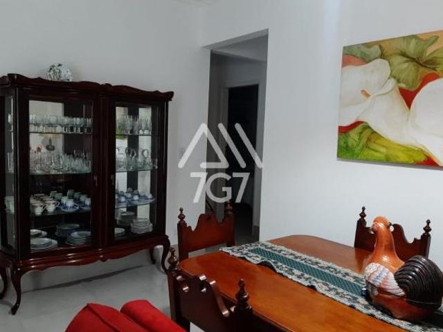 APARTAMENTO À VENDA NA PRAIA DA ENSEADA GUARUJÁ
