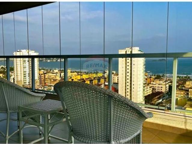 Apartamento a venda na praia da enseada Guaruja SP