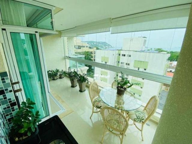 Apartamento à venda na praia da Enseada Guarujá/SP