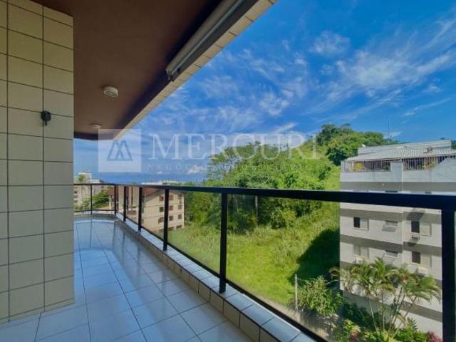 Apartamento à venda na Praia da Enseada em Guarujá