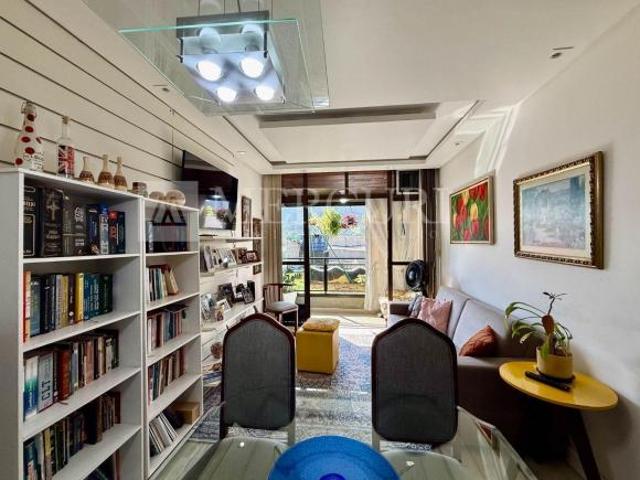 Apartamento à venda na Praia da Enseada em Guarujá