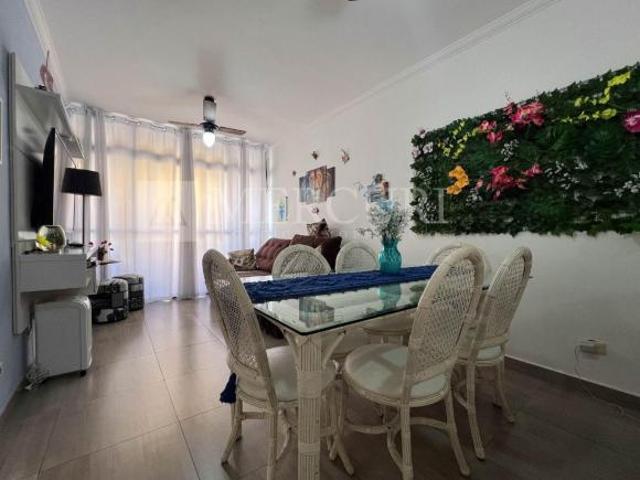 Apartamento à venda na Praia da Enseada em Guarujá
