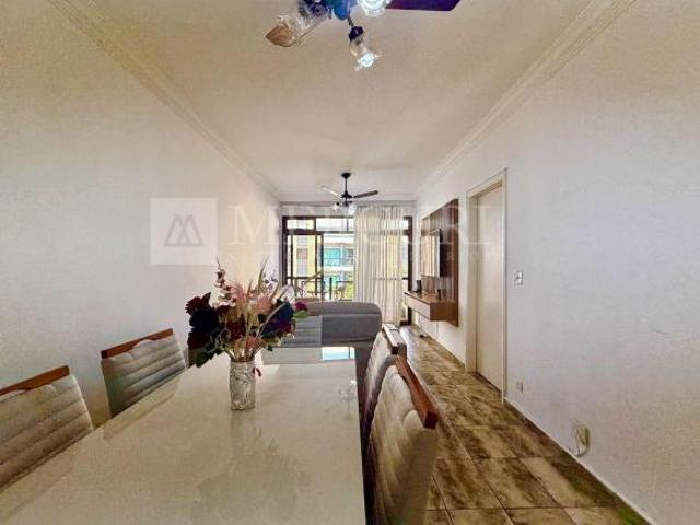 Apartamento à venda na Praia da Enseada em Guarujá