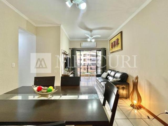 Apartamento à venda na Praia da Enseada em Guarujá