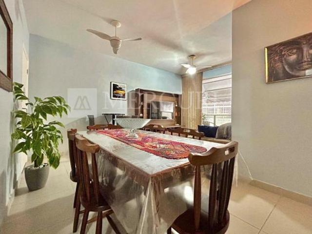 Apartamento à venda na Praia da Enseada em Guarujá