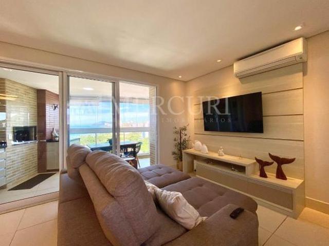 Apartamento à venda na Praia da Enseada em Guarujá