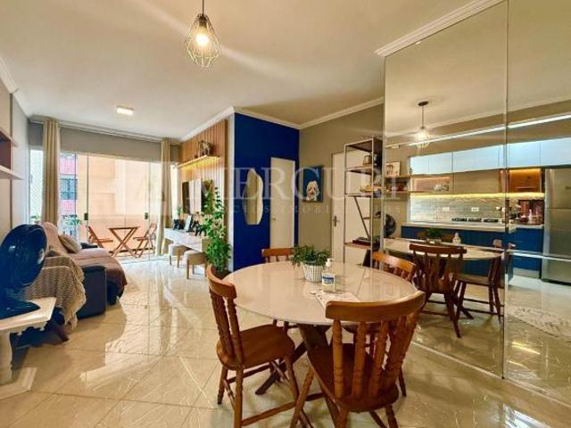 Apartamento à venda na Praia da Enseada em Guarujá