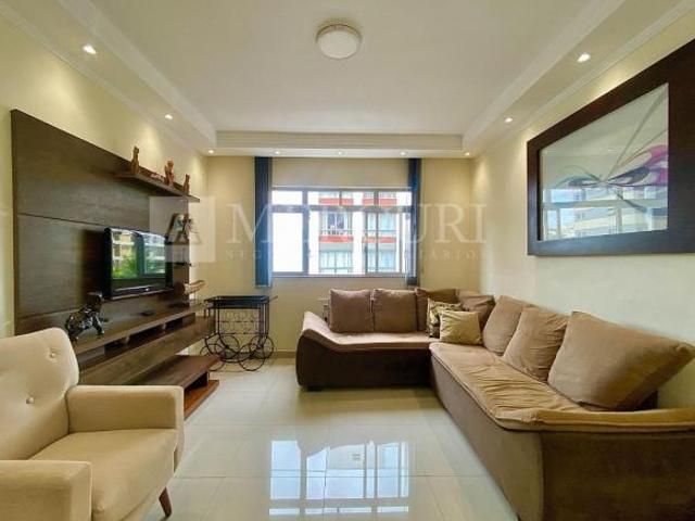 Apartamento à venda na Praia da Enseada em Guarujá