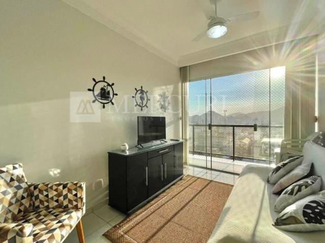 Apartamento à venda na Praia da Enseada em Guarujá