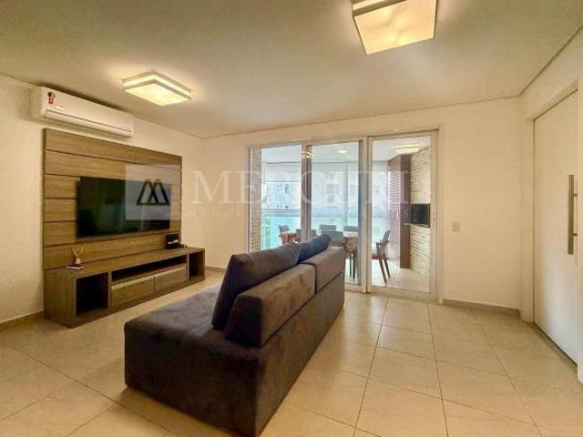 Apartamento à venda na Praia da Enseada em Guarujá
