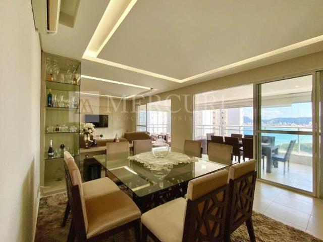 Apartamento à venda na Praia da Enseada em Guarujá