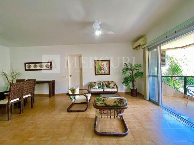 Apartamento à venda na Praia da Enseada em Guarujá