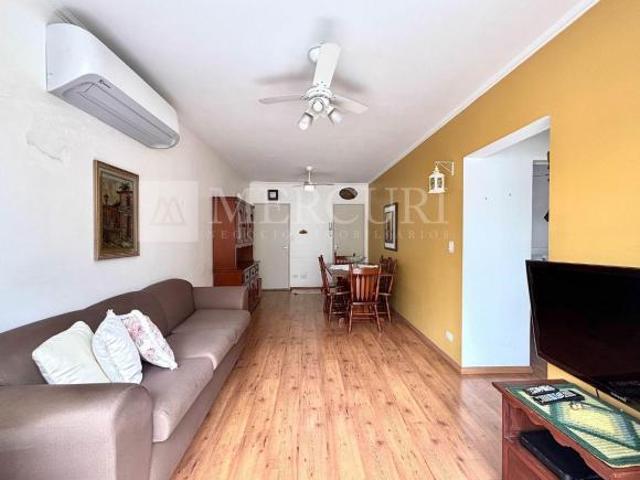 Apartamento à venda na Praia da Enseada em Guarujá