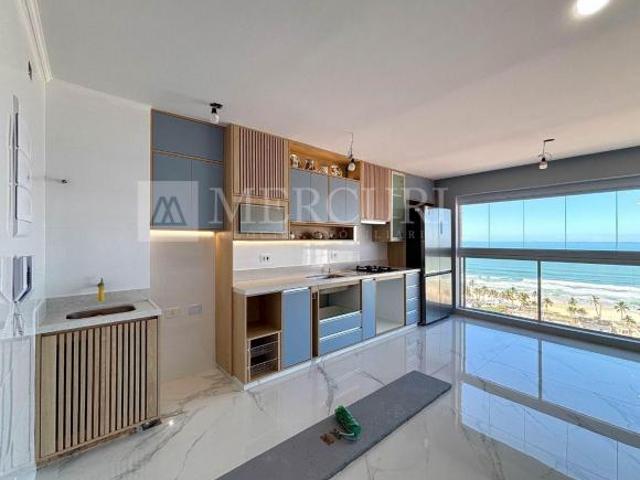 Apartamento à venda na Praia da Enseada em Guarujá