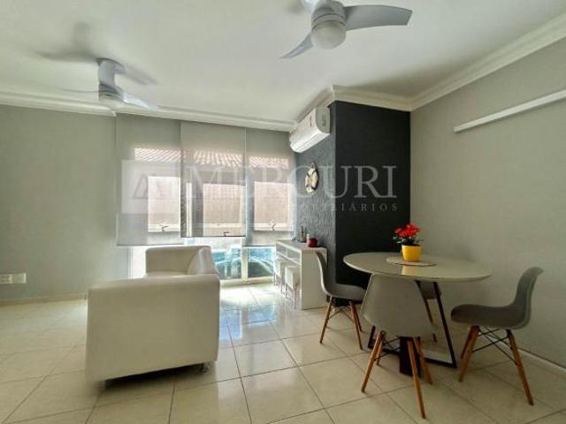 Apartamento à venda na Praia da Enseada em Guarujá