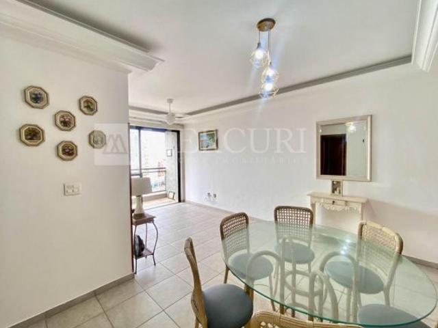 Apartamento à venda na Praia da Enseada em Guarujá