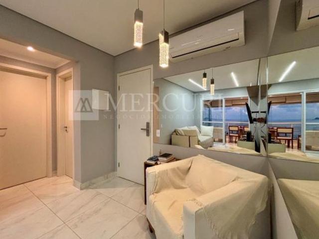 Apartamento à venda na Praia da Enseada em Guarujá