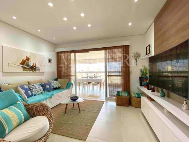 Apartamento à venda na Praia da Enseada em Guarujá