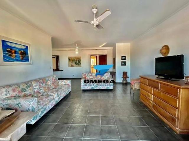 Apartamento à venda na praia da Enseada em Guarujá | Omega Imóveis